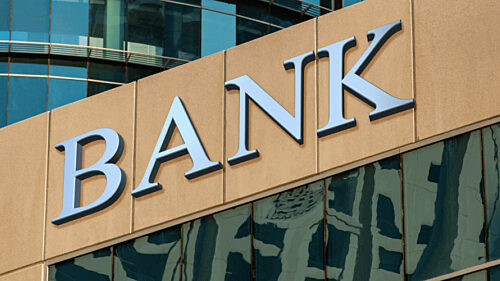 Revising a bank's strategy and operating model for growth